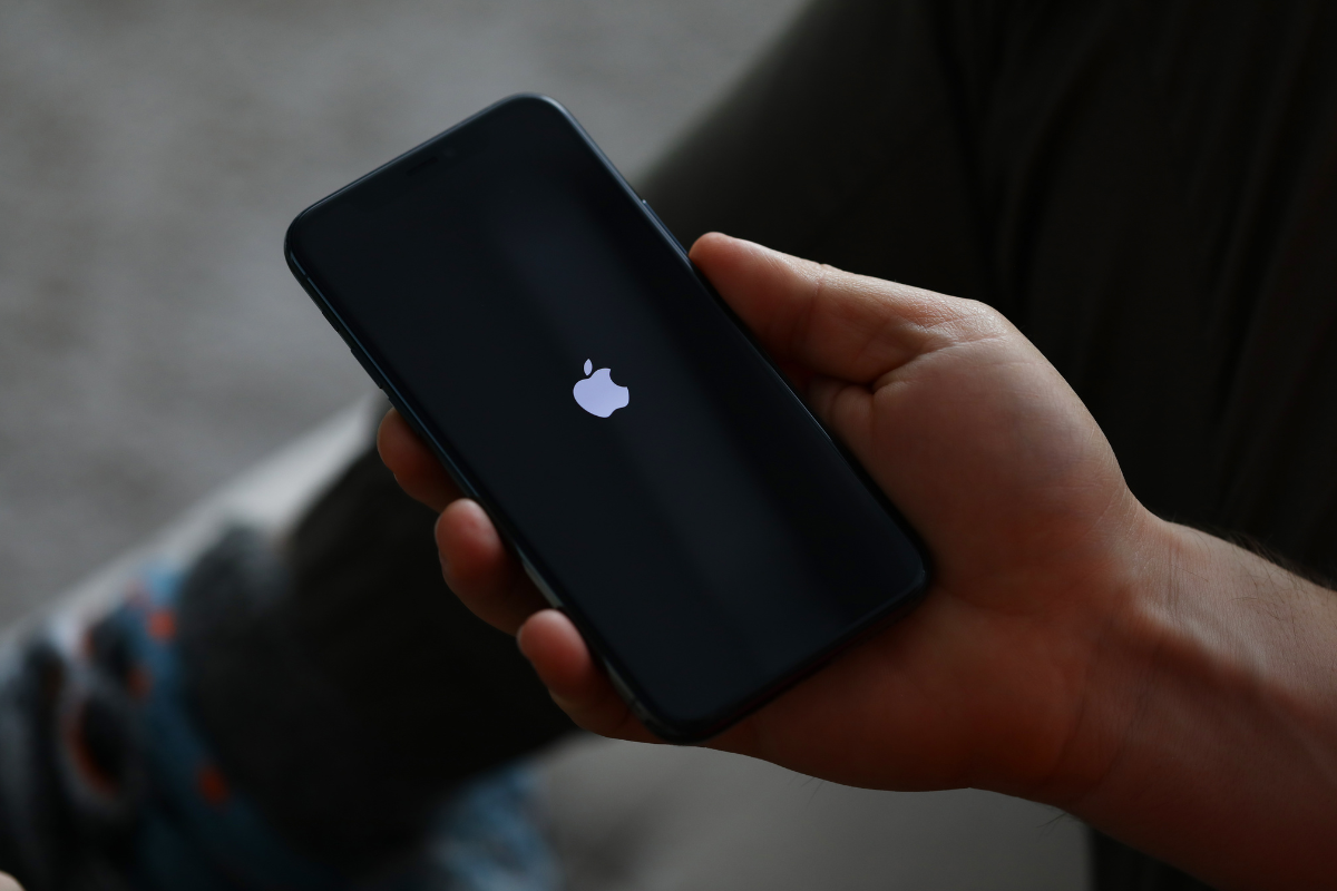 L'iPhone 12 autorisé à nouveau en France après la validation d'une mise ...