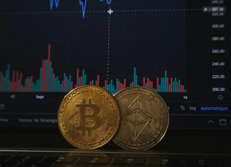 Bitcoin vs Ethereum : Quelle crypto-monnaie choisir pour son premier ...